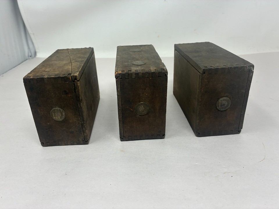 Lot of Antique Ford Model T ignition coils Buzz coils or trembler coil ...