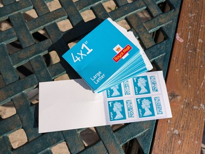 4 x FIRST CLASS LARGE LETTER POSTAGE STAMPS BOOK GENUINE UNUSED ROYAL ...