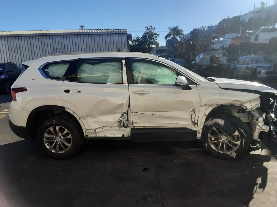 HYUNDAI SANTA FE POWER WINDOW SWITCH RH FRONT (MASTER SWITCH), NON ...