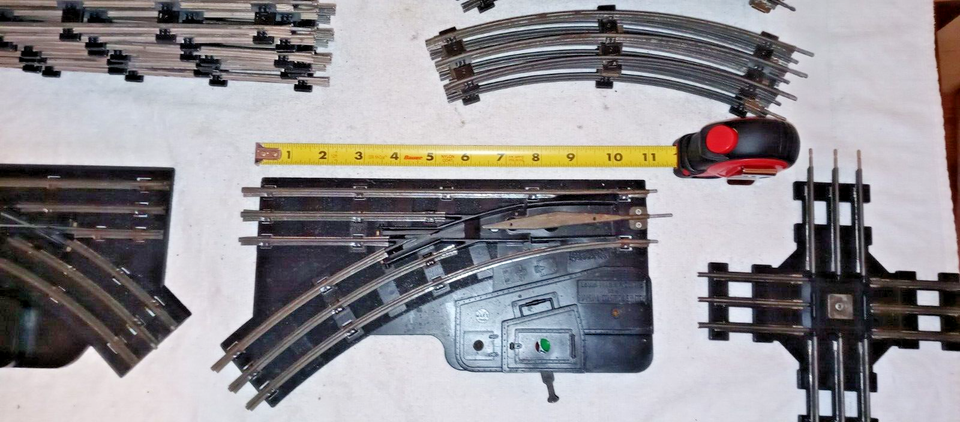 2 LIONEL MANUAL SWITCH TRACK 90° CROSSING TRACK 43 MISCELLANEOUS TRACKS ...