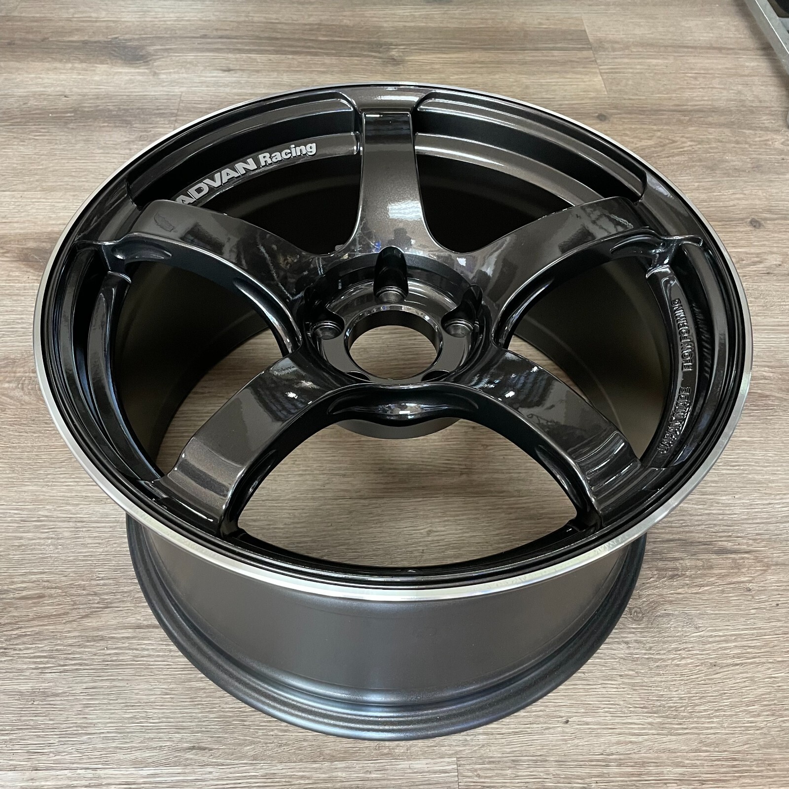 Advan Racing TC4 18x9.5 +45 5x100 Racing Black Gunmetallic(Set of 4 ...