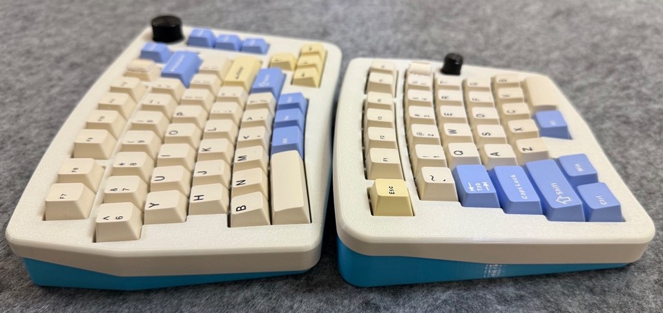 Retro Alice Layout Mechanical Keyboard | Hot-Swap | QMK vial | Wired ...