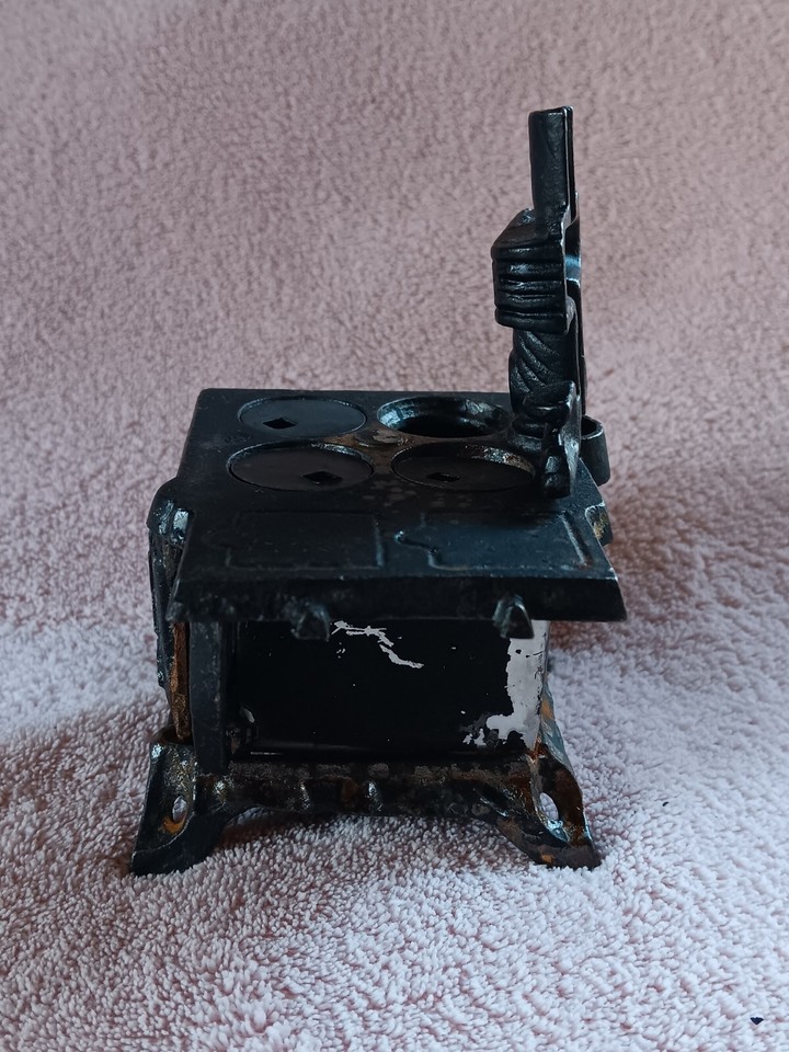 Miniature Cast Iron Stove PRINCESS VTG Pan Iron Shelf Kitchen Dollhouse ...