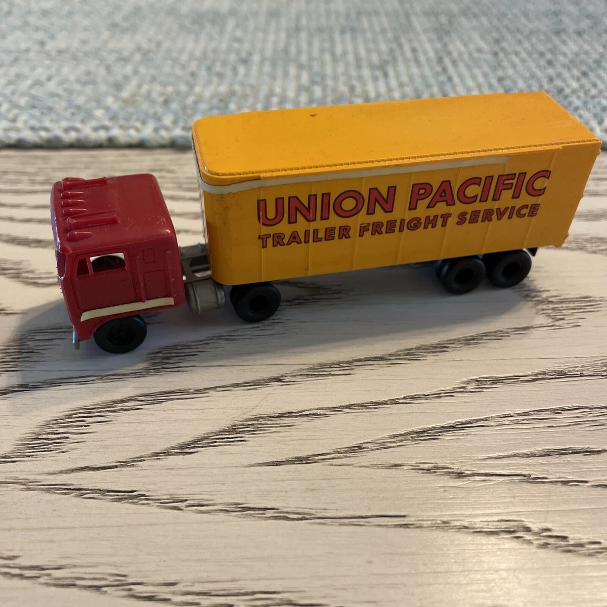 Union Pacific Truck & Crain