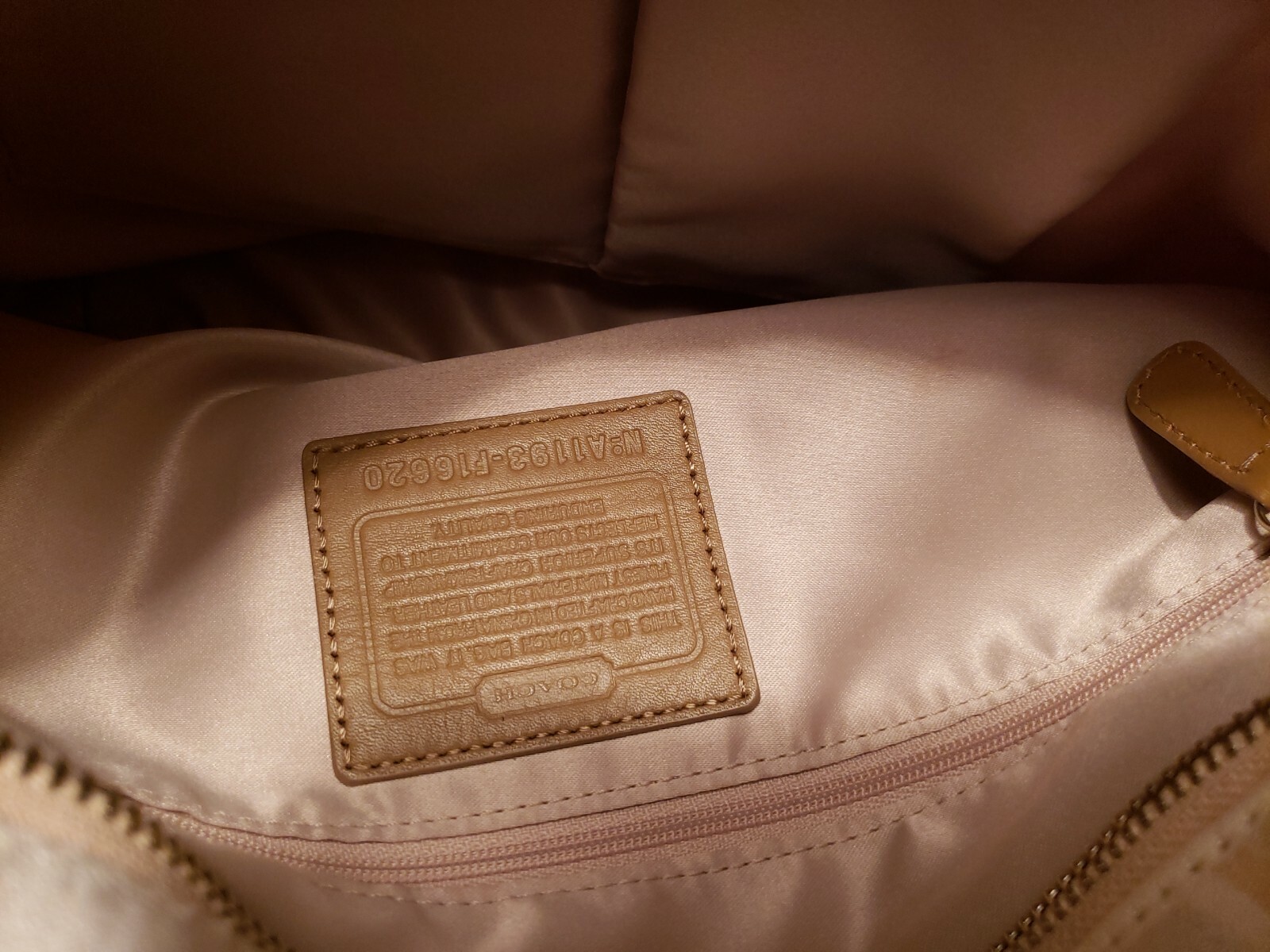 COACH Cream Color signature canvas handbag. - Gem