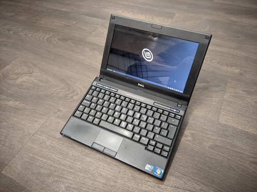 Dell Latitude 2110 10.1" Netbook 160GB HDD, 2GB RAM, Atom N470, Linux ...