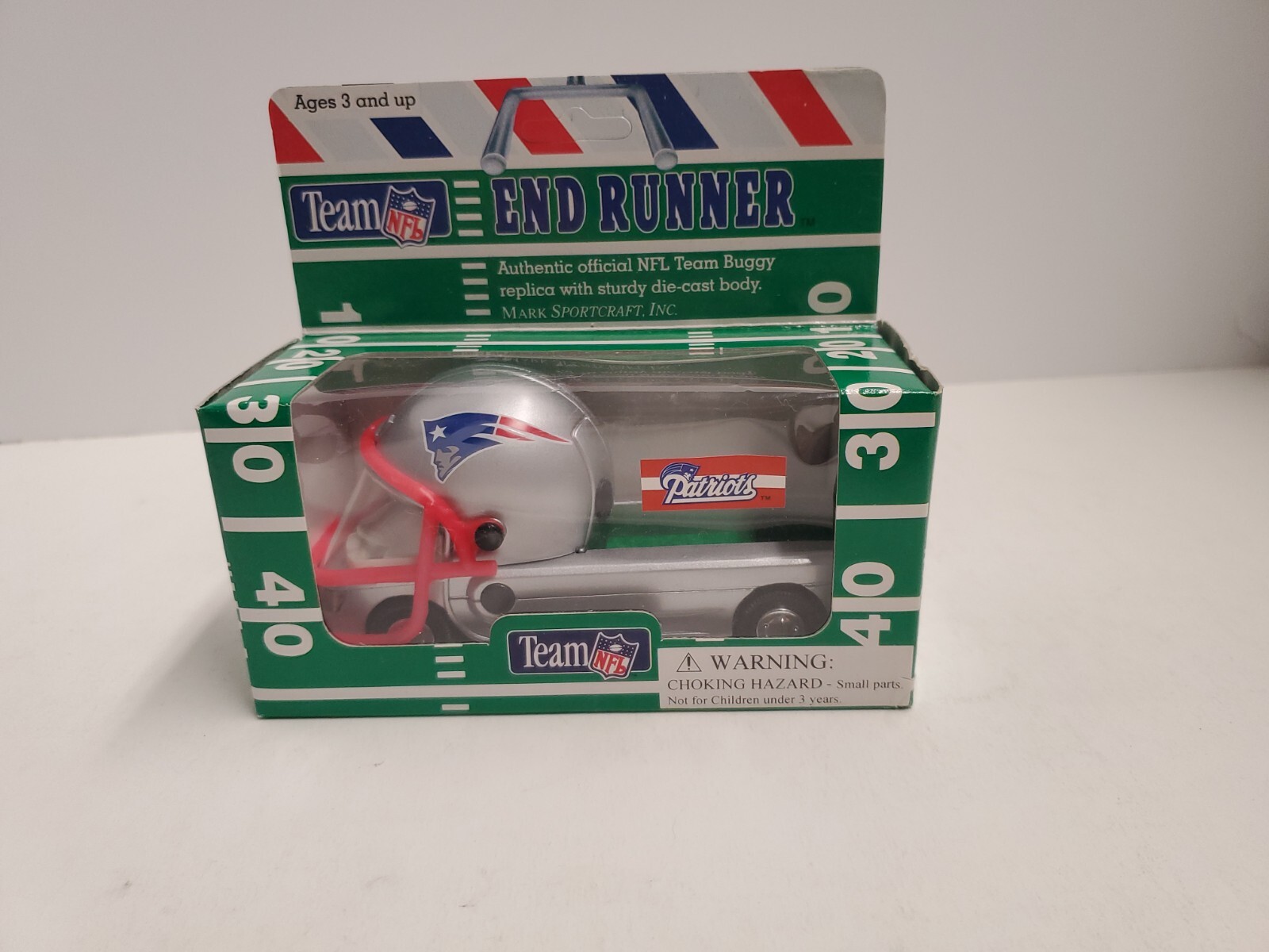 New Vintage 1993 NFL New England Patriots Die-Cast Body End Runner Team ...
