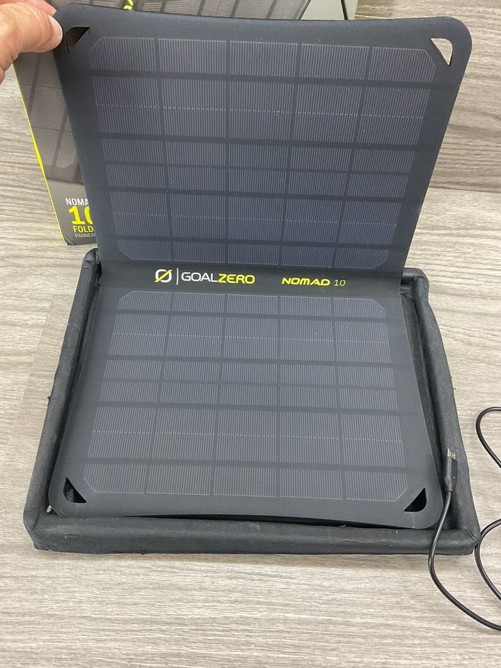 Goal Zero Nomad 10 5V 7.5W Solar Charger - Black (11900) 847974007648 ...