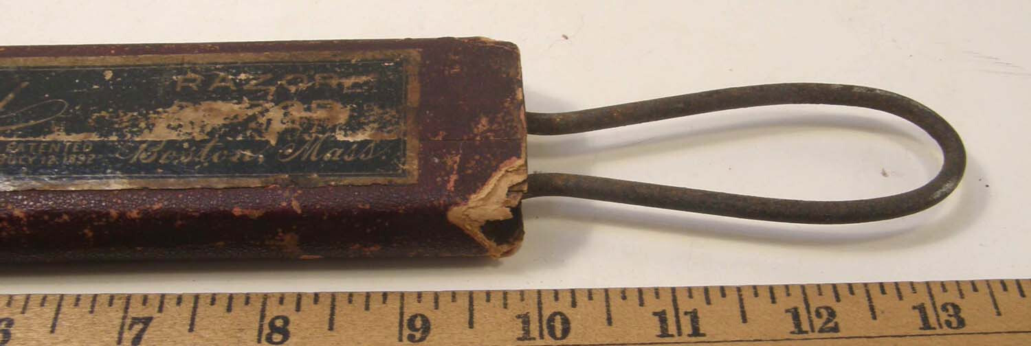 ANTIQUE HOWARD RAZOR STROP #255 W/SLEEVE PATENT 1892 BOSTON MASS ...