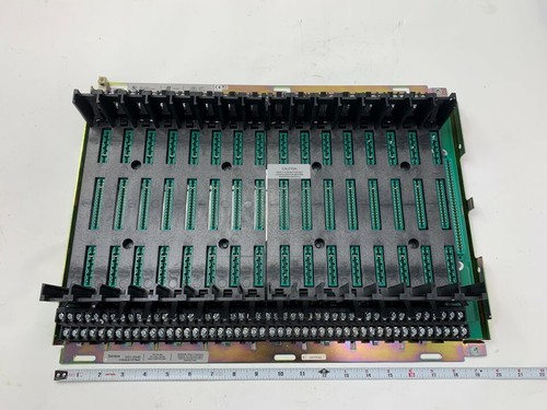 Siemens 14 Module I/O Base Model: 500-5848 1440 VA Max per output ...