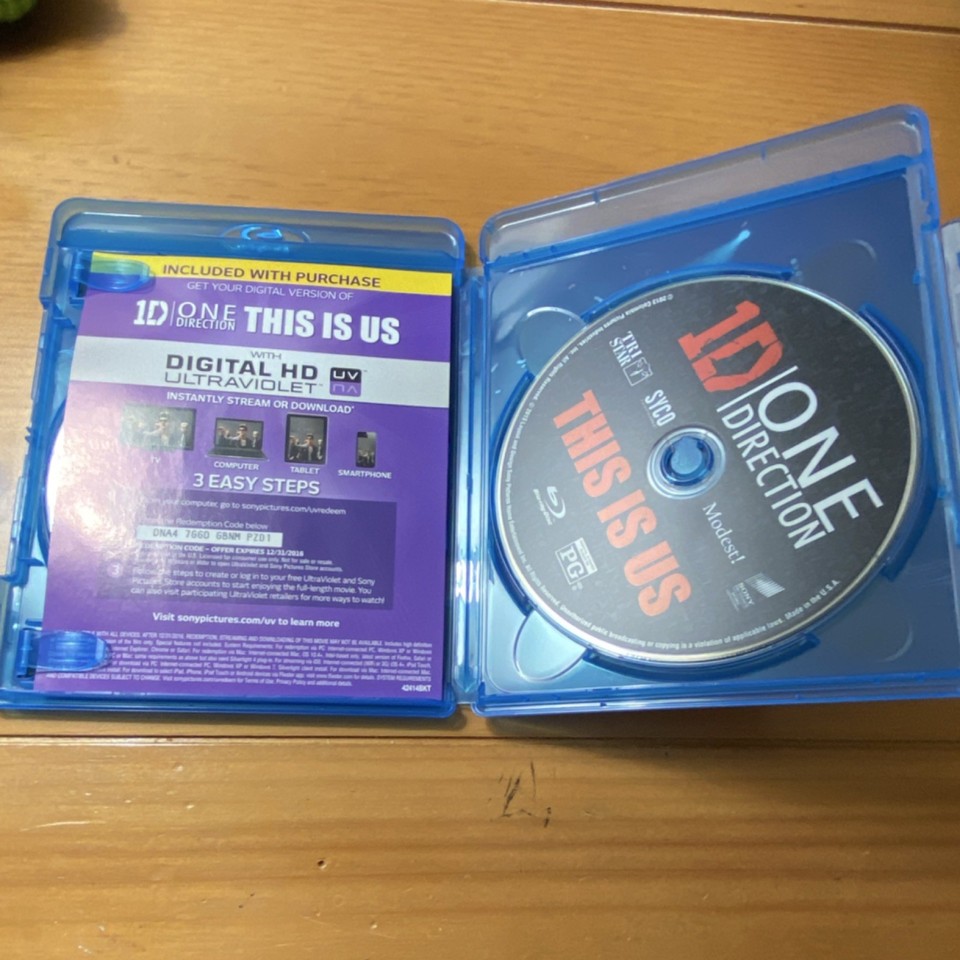 One Direction: This Is Us Ultimate Fan Edition Blu-ray/DVD Digital Copy ...