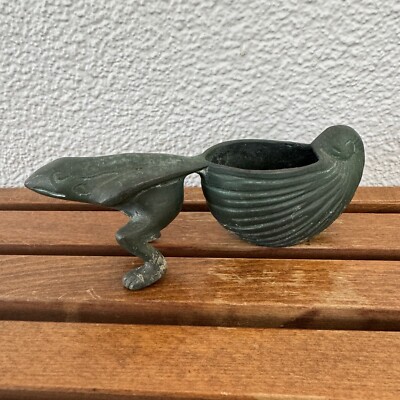 SPI Home Heavy Metal Frog Pulling A Conch Shell With Baby Frog Garden ...