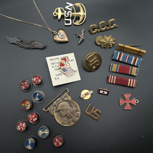 VINTAGE MILITARY INSIGNIA & RIBBON LOT-USN, USMC, CCC, ARMY-MEDALS ...