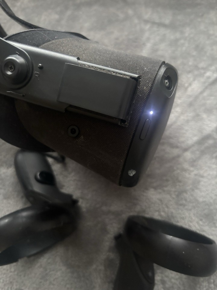 Meta Oculus Quest 1 – VR Gaming Headset with Controllers (untested ...