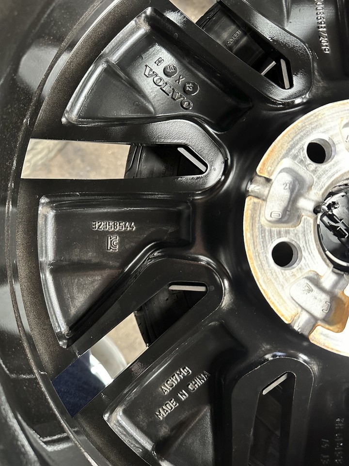 Genuine Used 19x8.5 Volvo S90 (4 Wheel) 5x108 fit C40 XC60 XC90 V60 ...