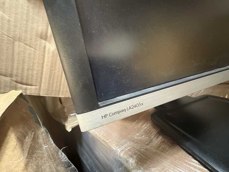 Lot Of 50 Of Mix HP , Samsung , ViewSonic , Acer 22” And 24" LCD ...