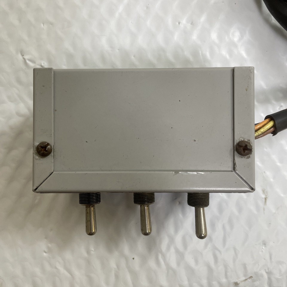 Control Box For Gas Powered Salt Spreader. IGNITION/CHOKE-THROTTLE ...