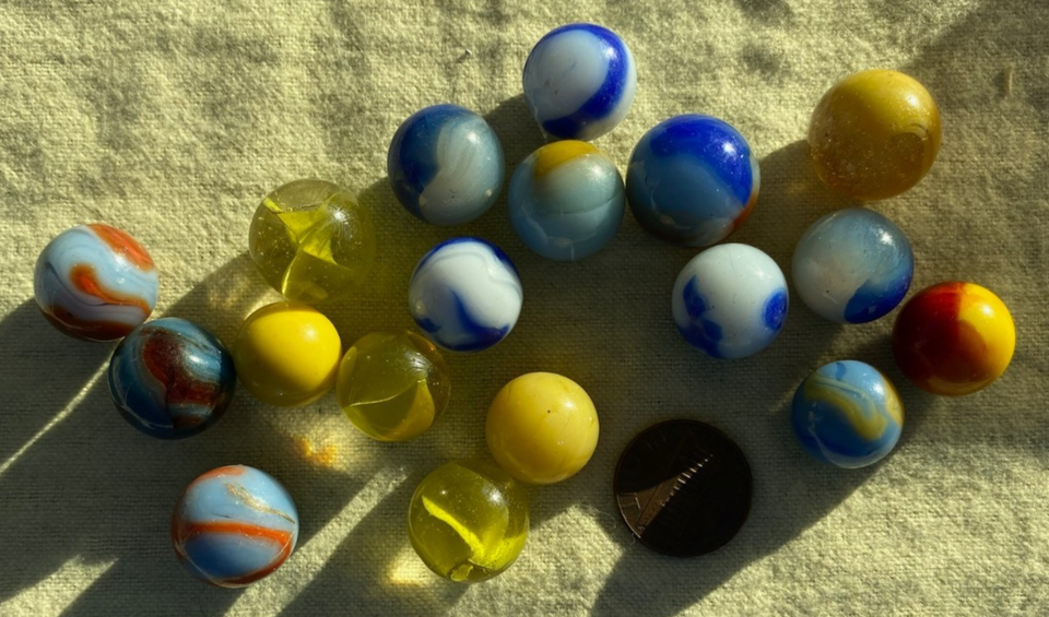 18 Marbles, small,med., Light Blue, Dark Blue, Yellow, Brown,Rust swirl ...