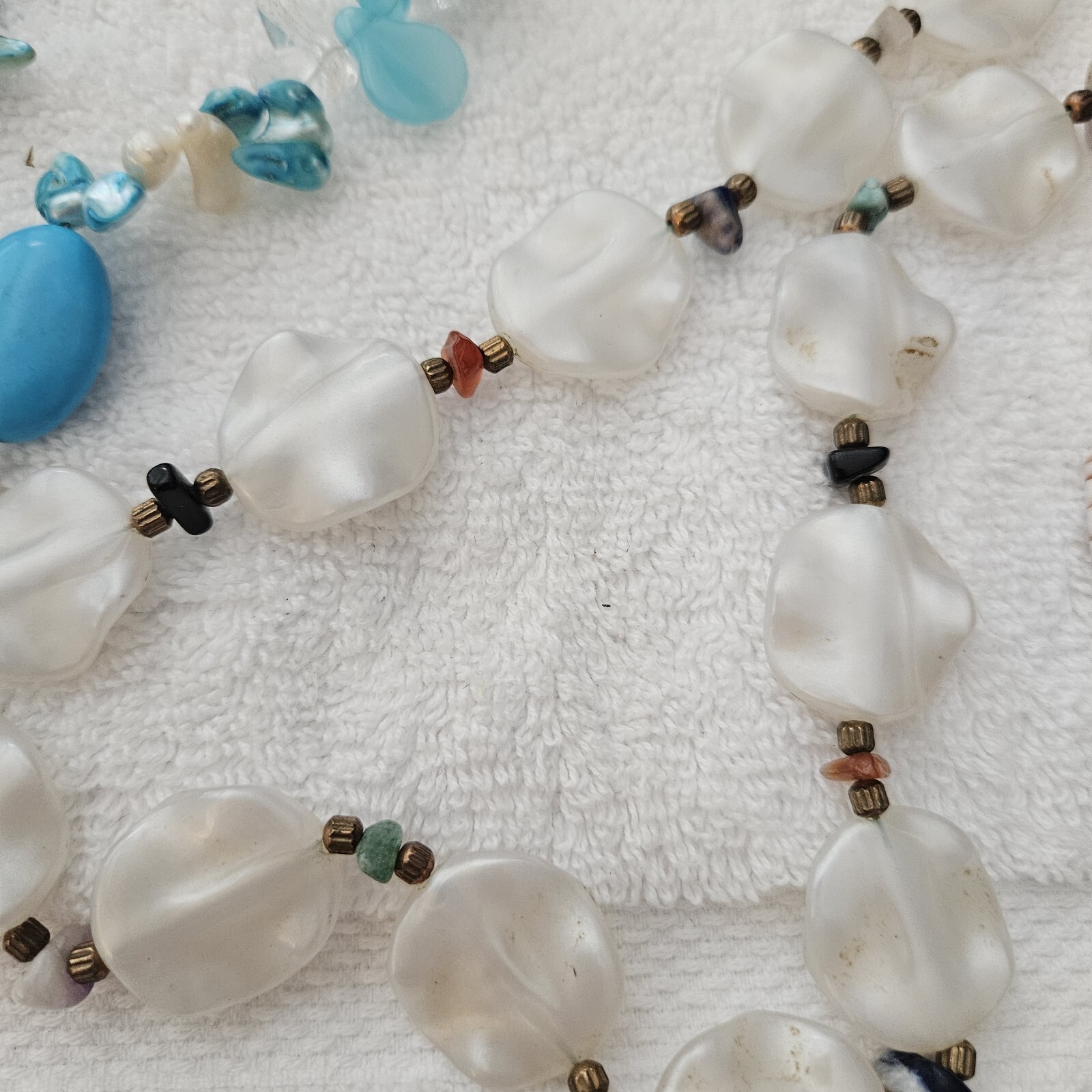 Vintage 1960s To 1980s Shell Inspired 8 Piece Jewlery… - Gem