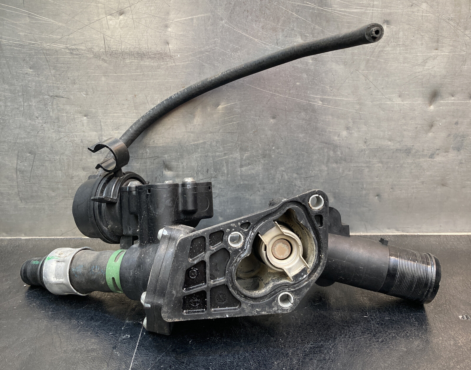 2015 Nissan Nv200 1.5dci Diesel Thermostat Housing 110609813R for sale ...