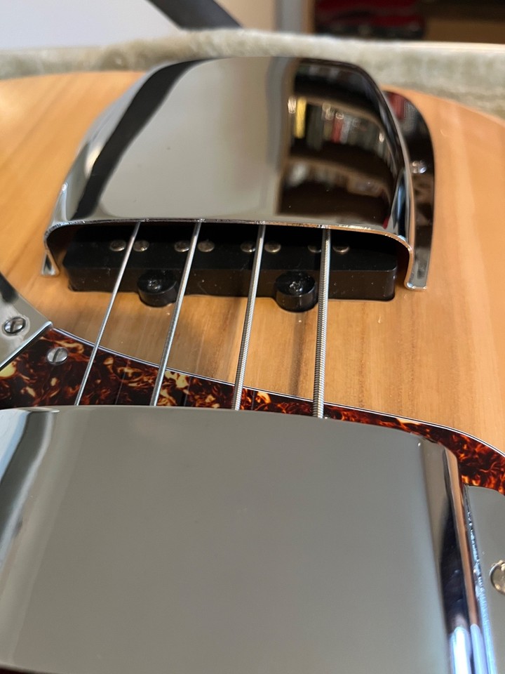 jazz bass guitar, ally flight case, luthier custom built, vintage ...