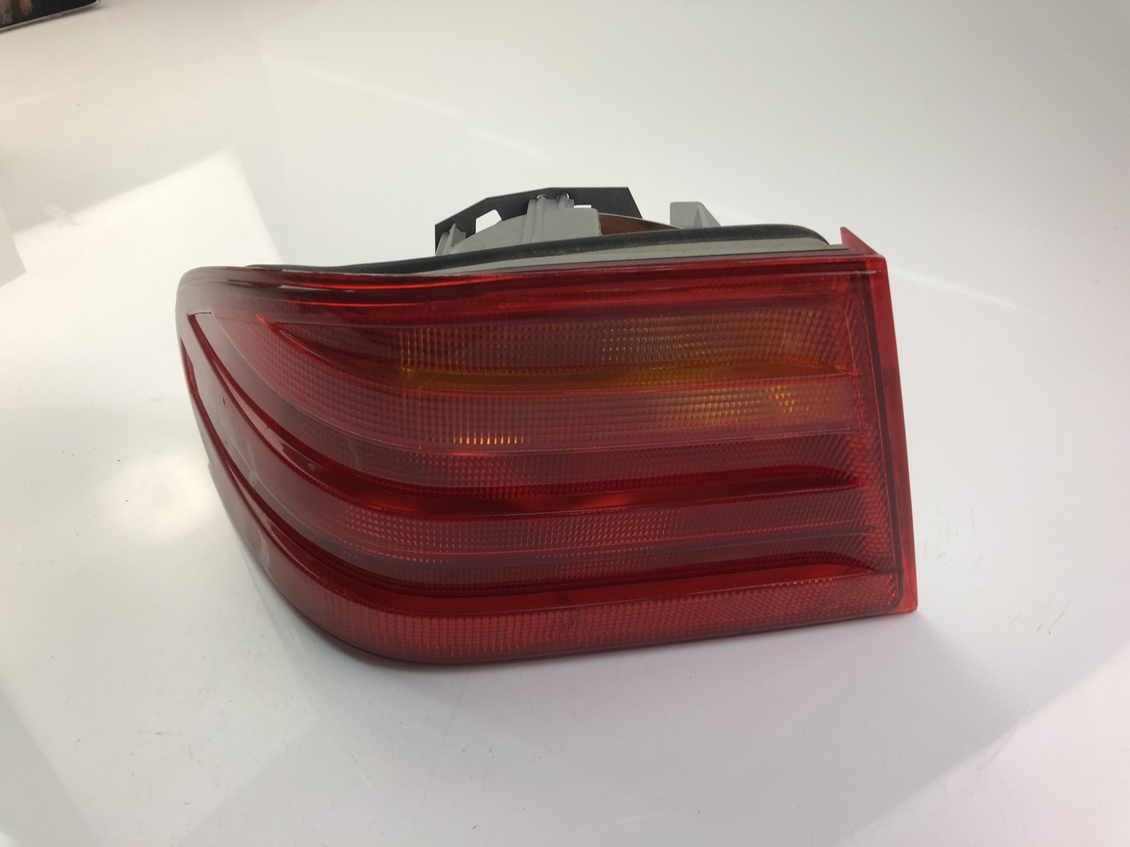Y5293 MERCEDES-BENZ E W210 1999 Left Side Tailgate Taillight ...
