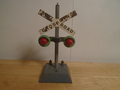 VINTAGE AMERICAN FLYER #760 S SCALE METAL ILLUMINATED RAILROAD CROSSING ...