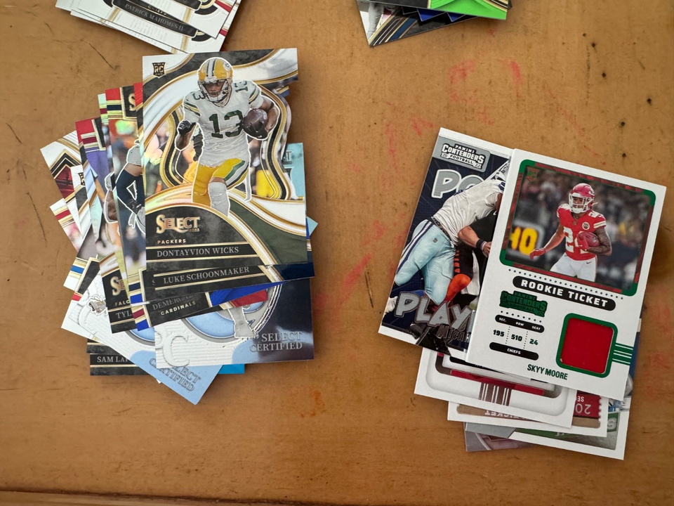 SPRING CLEANING HUGE NFL CARD LOT 1000+ OF BASE, Inserts, AND PARALLELS ...