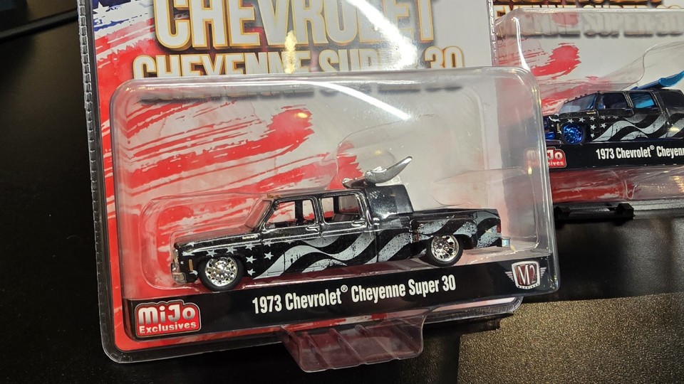 M2 Machines Chevrolet Cheyenne Super 30 Square Body Truck quad cab ...