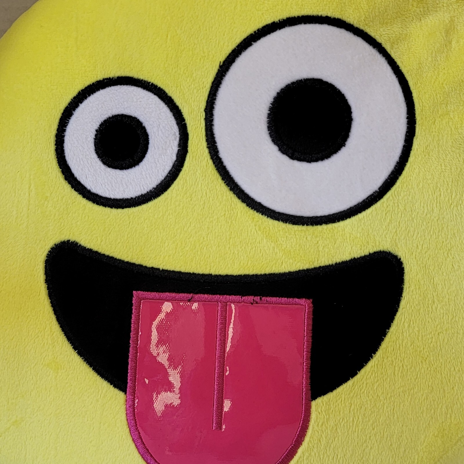 Smiley Yellow Face Emoji Plush Pillow BMI Merchandise 2016 | eBay