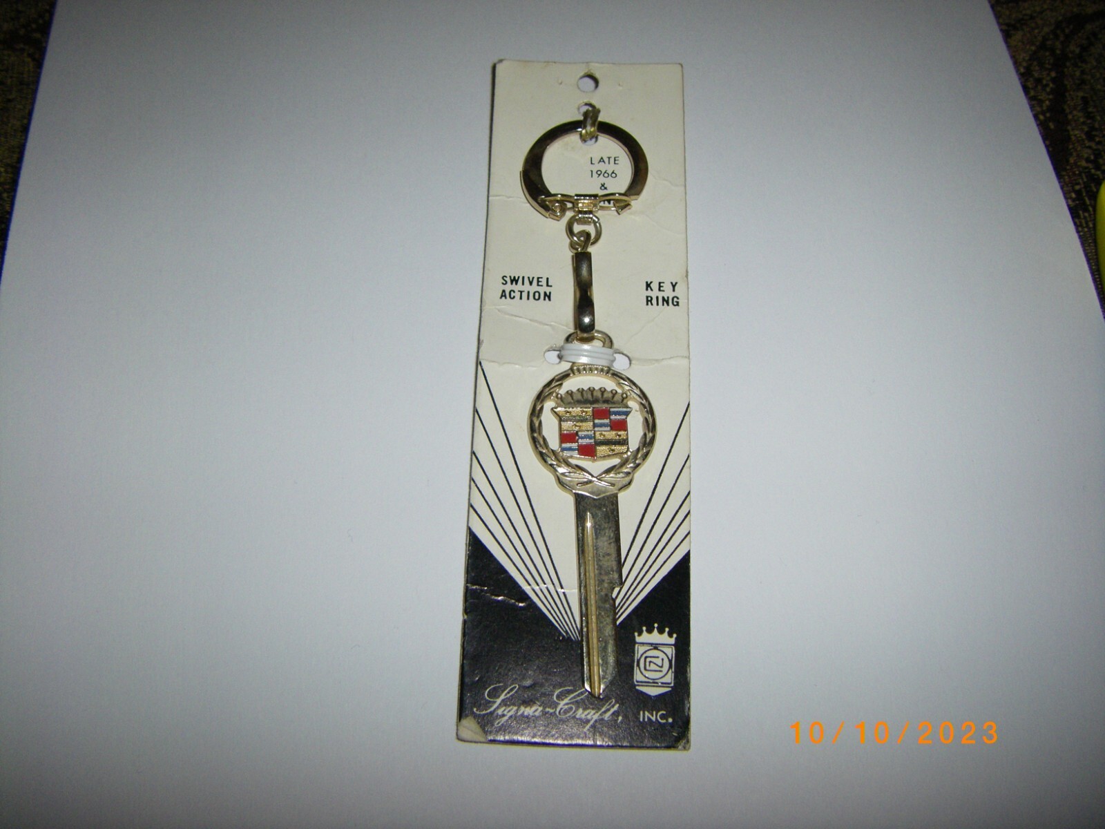 CADILLAC KEY SIGNA KEY SWIVEL KEY RING CADILLAC JEWELRY CADILLAC WREATH ...