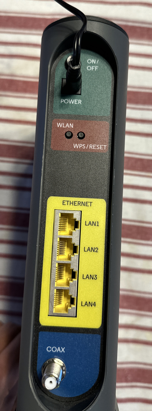 Motorola MG7310 343Mbps 8x4 DOCSIS 3.0 Cable Modem Plus N300 Wi-Fi ...