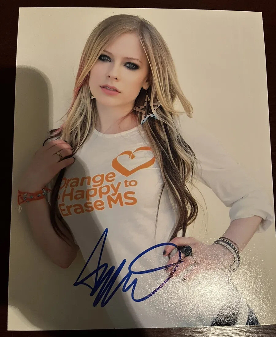 Avril Lavigne / Punk Pop Singer Sexy Hot Voice Signed Autograph 8x10 ...