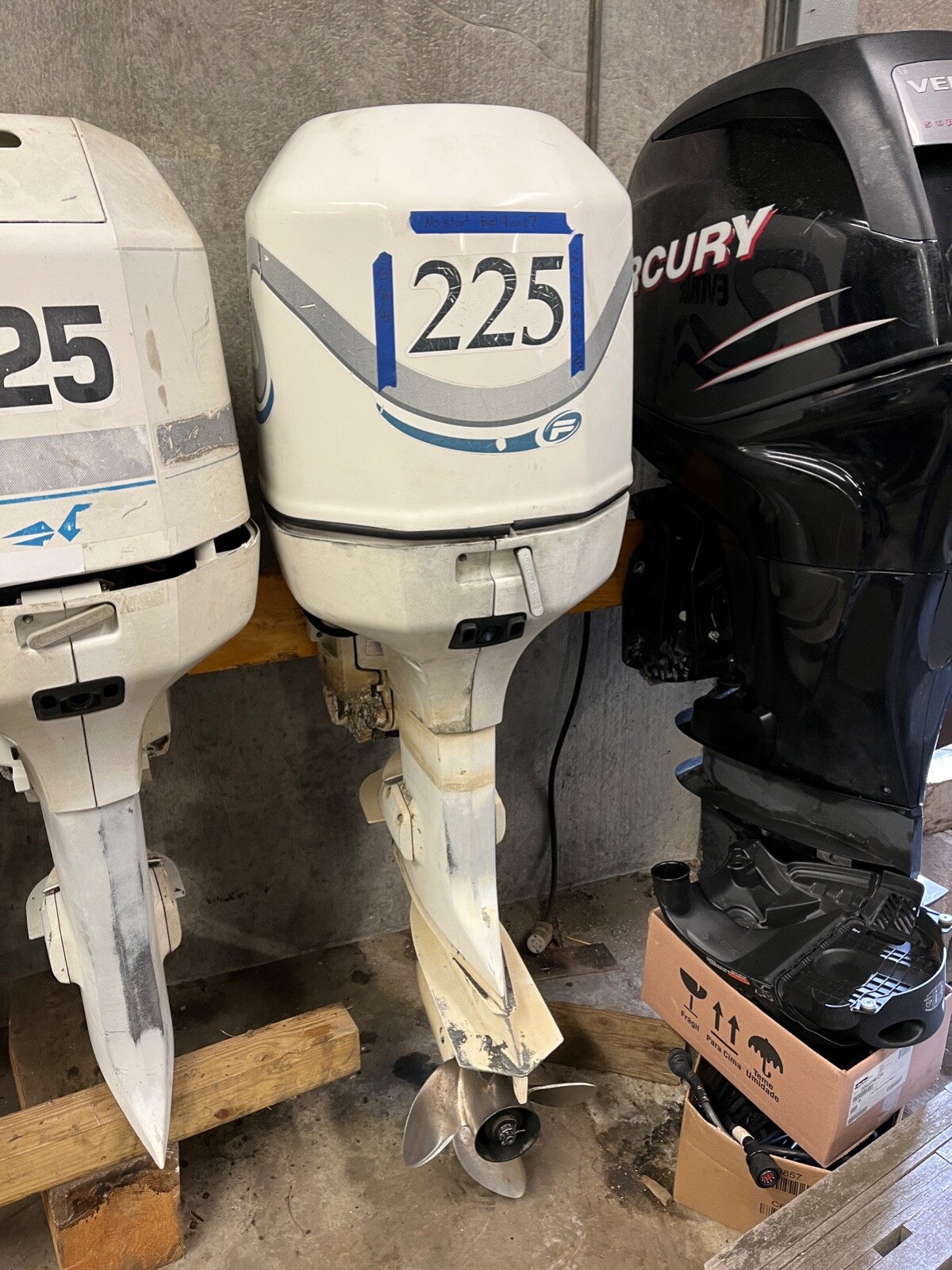 1998 Evinrude 225 hp Outboard Boat Motor Engine Johnson 25" DI FICHT ...