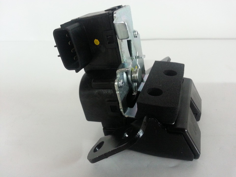 Genuine part TAIL GATE LATCH ASSY for SSANGYONG TIVOLI XLV 2015 ...