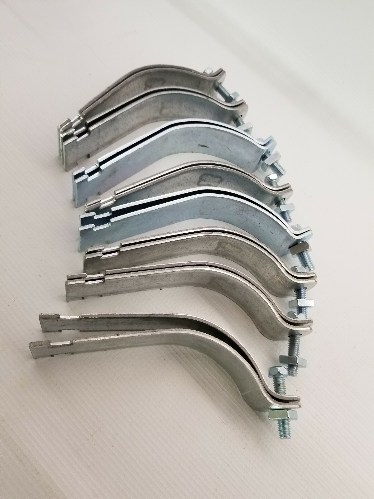 B-Line B2017 4" Plated Rigid Pre-Assembled Conduit Strut Strap, lot of ...