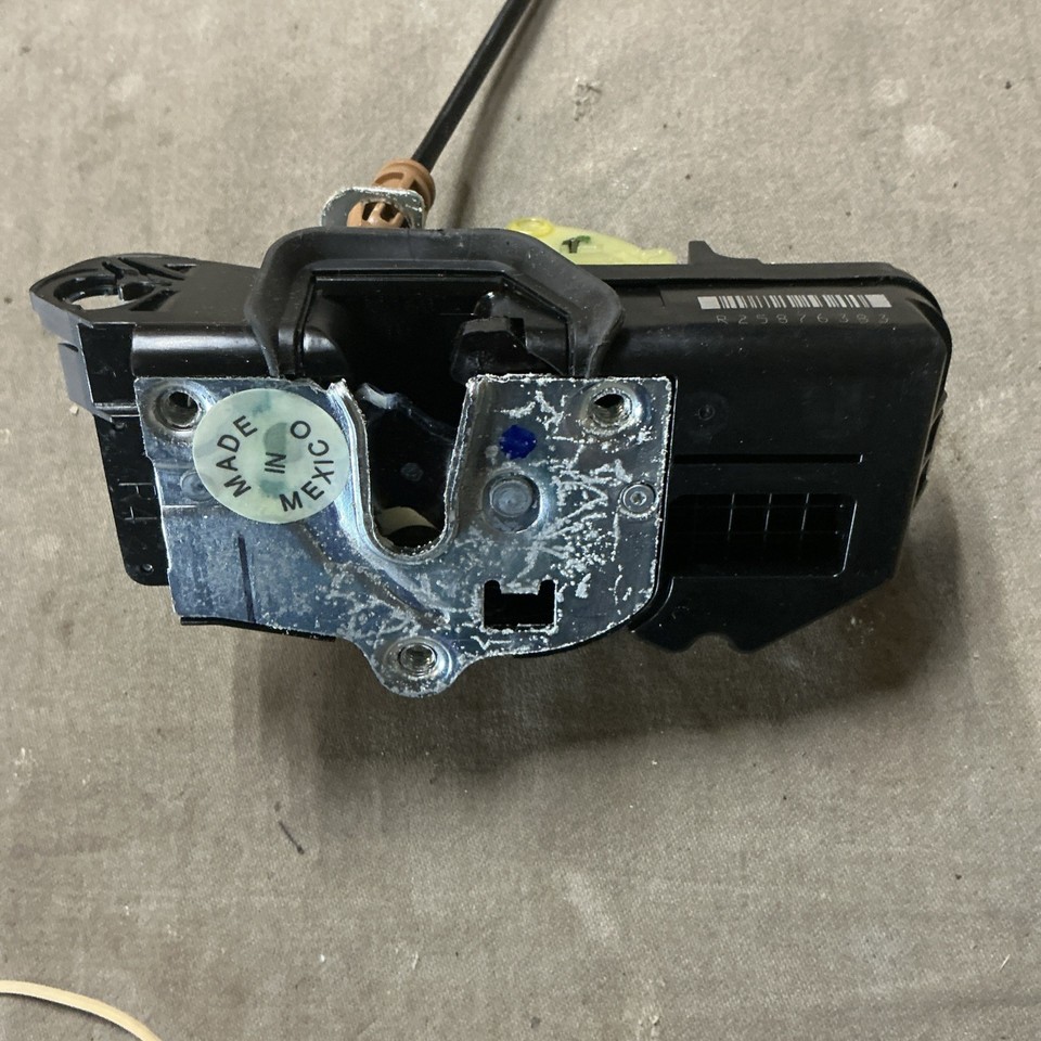 GM 25876383 Front Passenger Door Latch Assembly For 08-09 Chevy ...