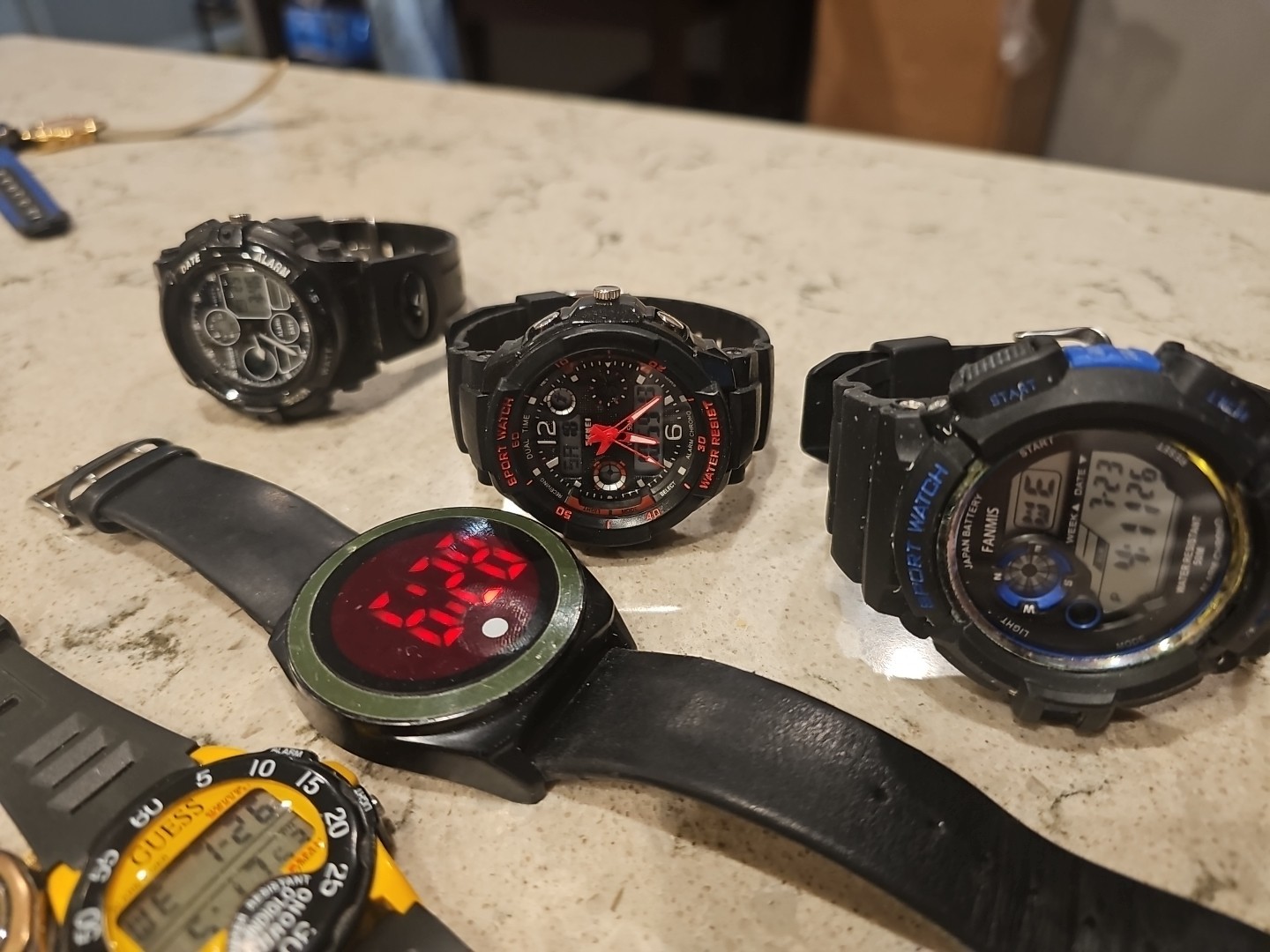 Lot of 10 Mens Watches Quartz Timex Coleman Acqua Berenger Skmei ...