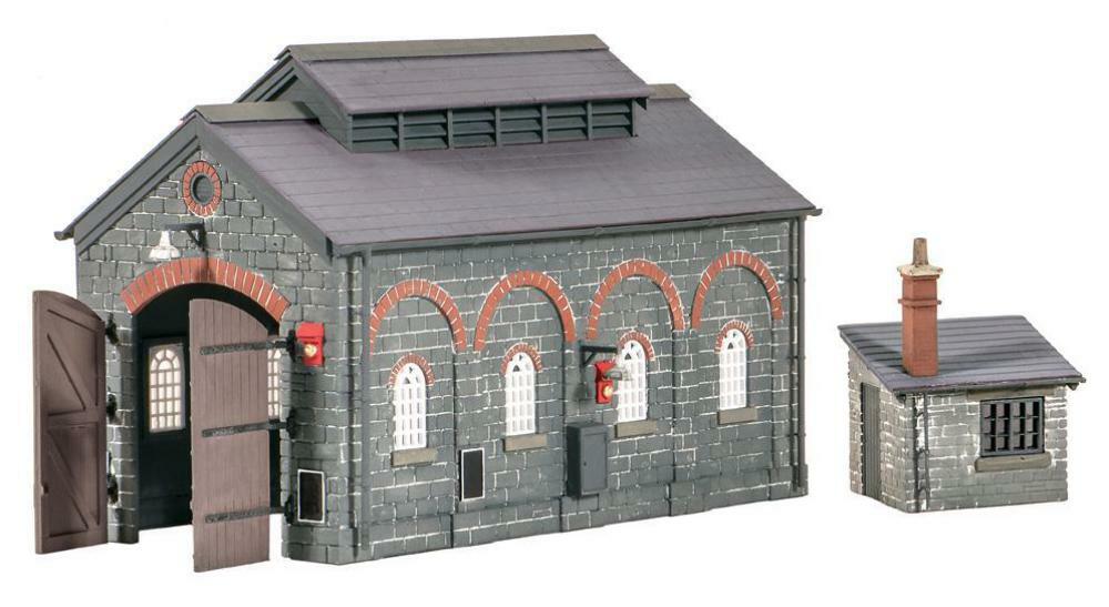 Ratio 522 Engine Shed and Hut :: Railway Models UK