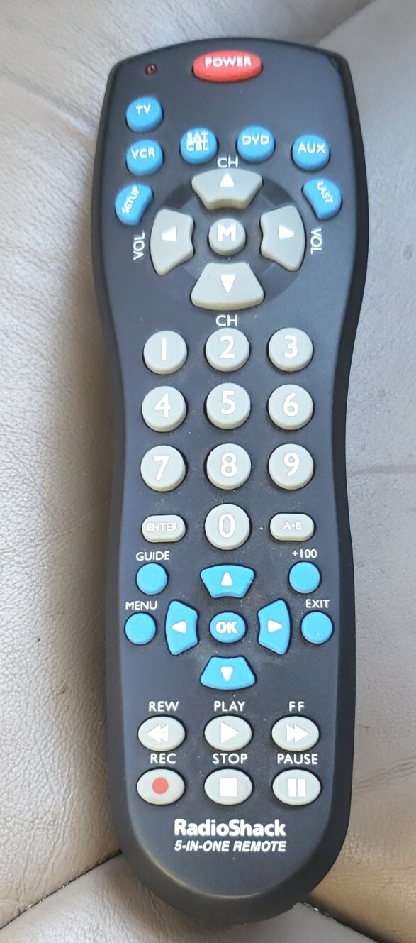 Radio Shack 5-in-1 Universal Remote Control-TV, DVD, Satellite/Cable ...