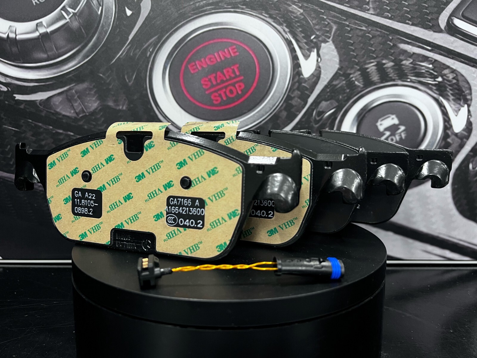 Genuine Mercedes-Benz 166 ML GL FRONT Brake Pads inc Sensor A0004200405 ...