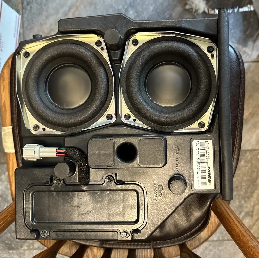 Bose Subwoofer Inside Bose SoundLink Max Review | PCMag