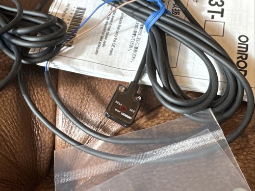 NEW Omron E3T-FT22 Photoelectric Sensor Switch Set SURPLUS FAST ...