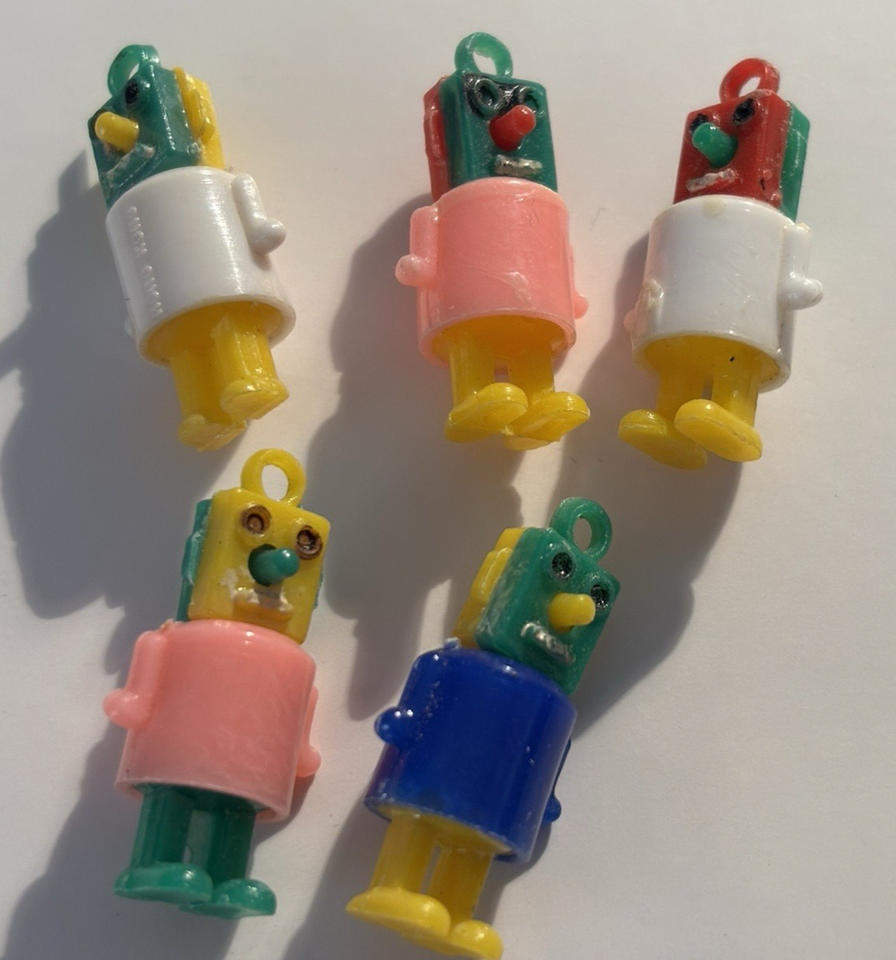 1960's ROBOT GUM BALL MACHINE PREMIUM PRIZE SPACE TOY NECKLACE BRACELET ...