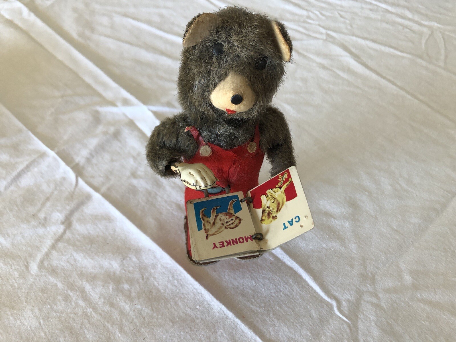 VINTAGE 1960s CUBBY THE READING BEAR MECHANICAL WIND-UP TIN LITHO TOY ...