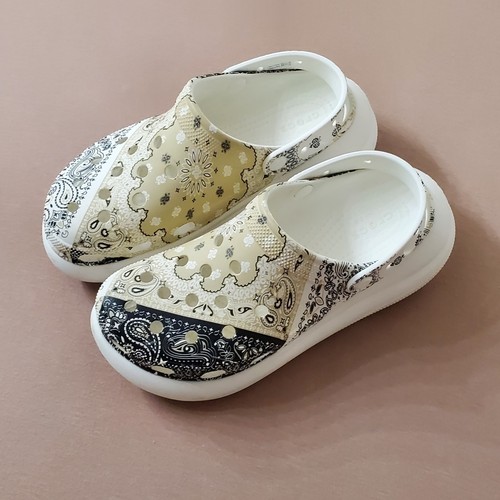 Crocs Classic Crush Bandana Paisley Chai Platform Clog: Size Mens 8 ...