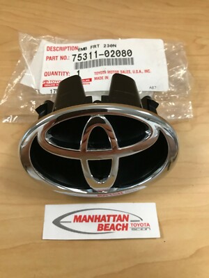 01-02 COROLLA FRONT GRILLE Emblem Chrome OEM NEW! 75311-02080 | eBay