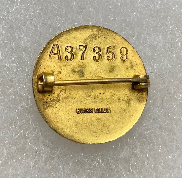 Canadian Red Cross Society Pin BLOOD DONOR SERVICE numbered A37359 ...