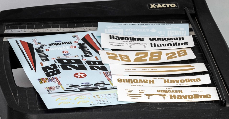 1997 - 1:24 Scale Waterslide Decals - #28 ERNIE IRVAN - Robert Yates ...