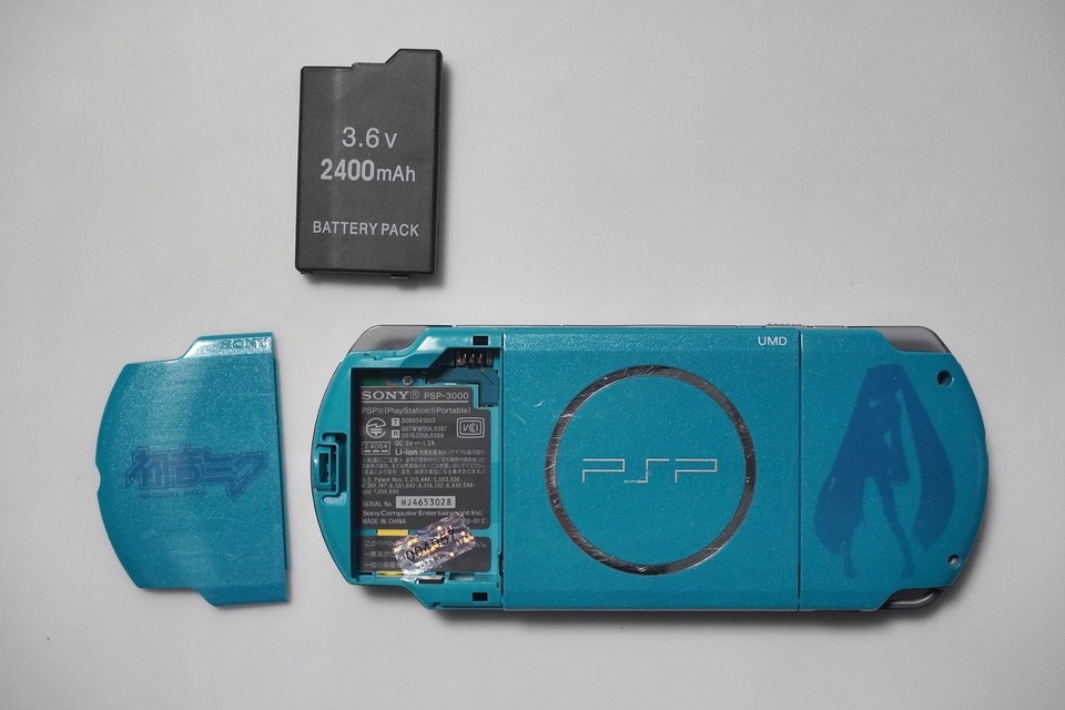 PSP-3000 Hatsune Miku Limited Edition Pearl Turquoise Japan console US ...